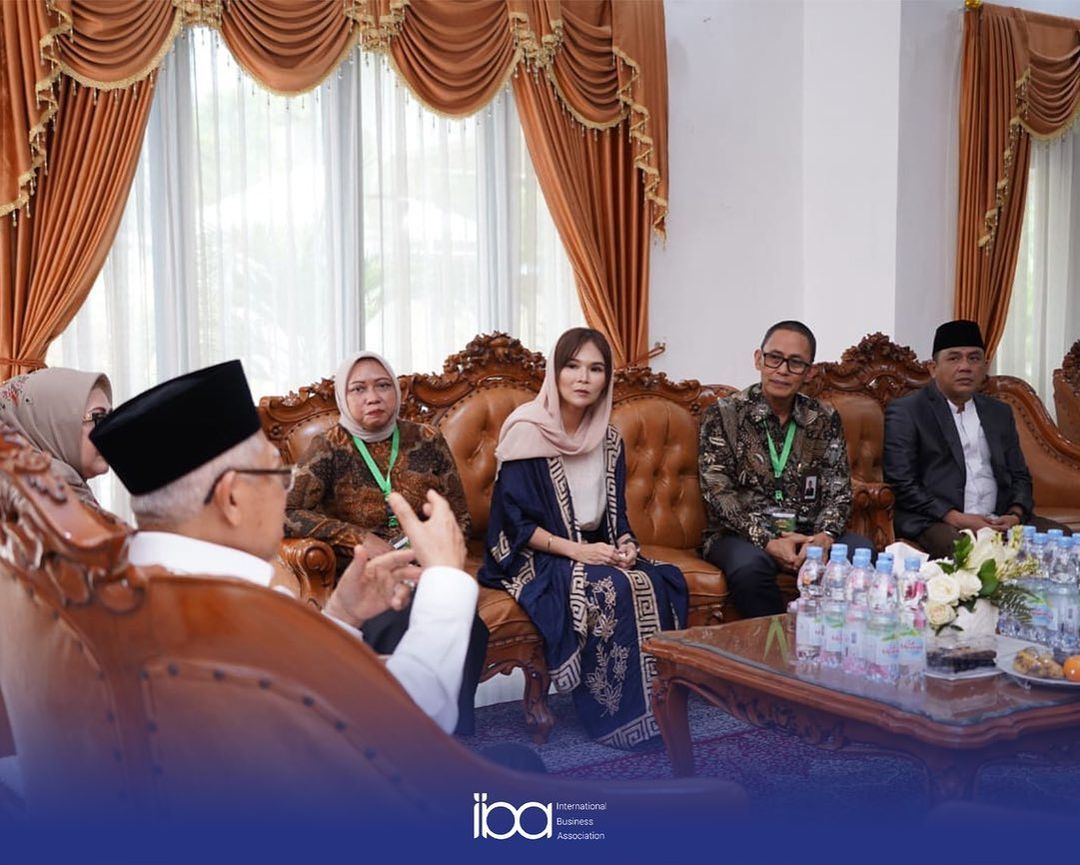 IBA General Chair Mrs. Shan Shan attended a meeting with the Vice ...